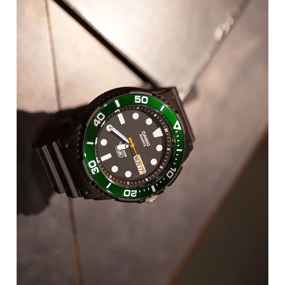 Casio Analogue Quartz Day/Date Watch – Gems Jewellers